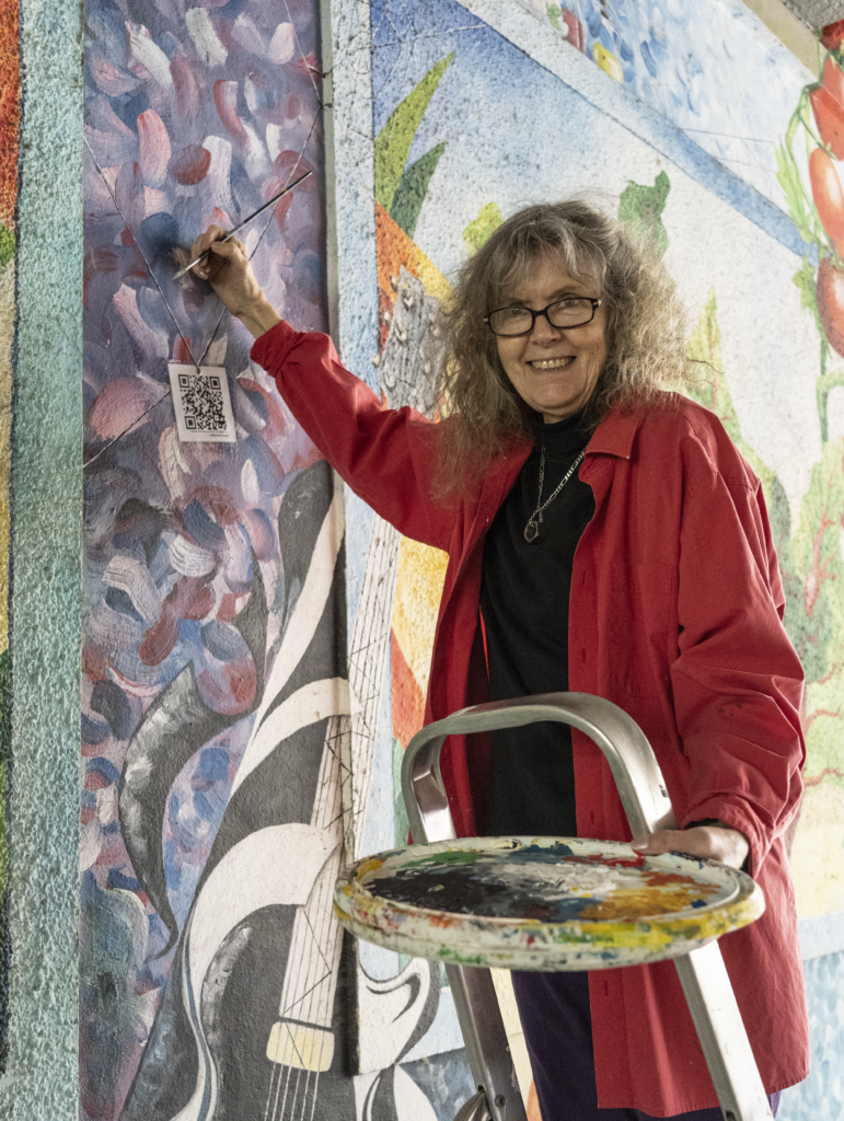 Die Künstlerin bei der Arbeit – Angelika Walter